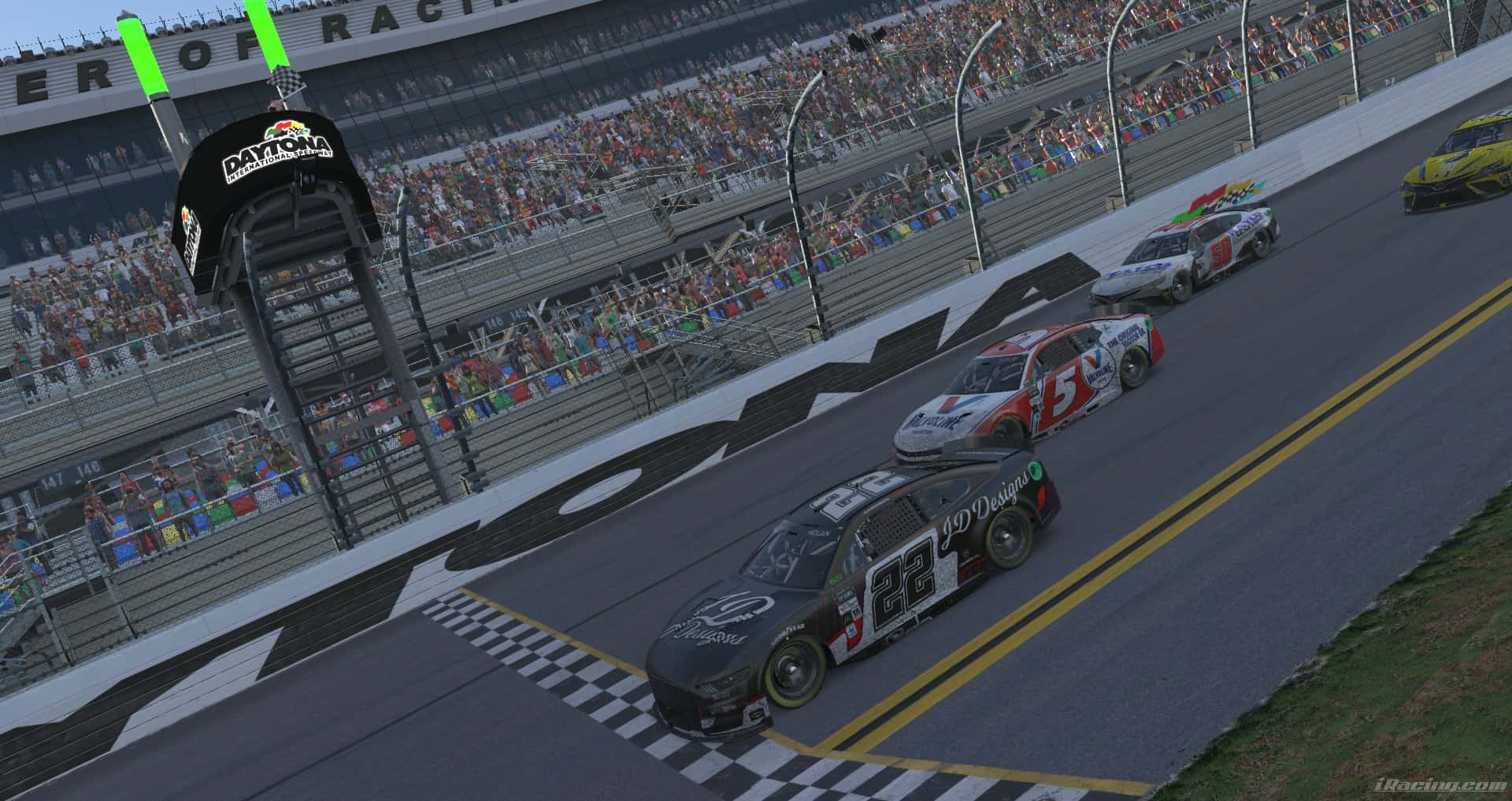 Hogan Survives to Win Chaotic Elite Racing Daytona 500