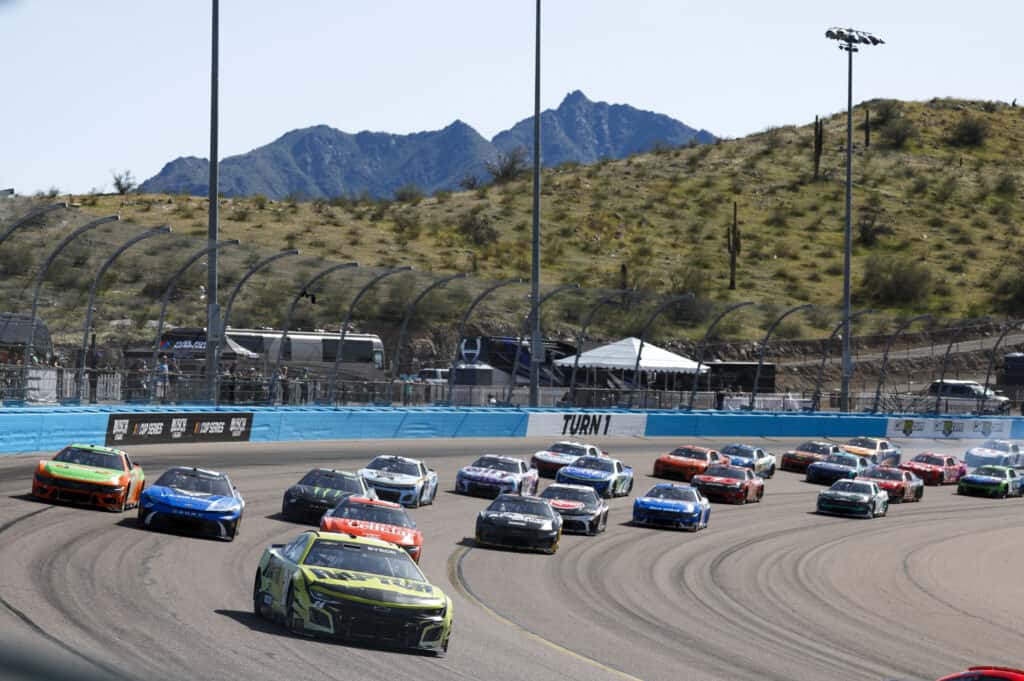 Making the case for Phoenix Raceway | Kickin' the Tires